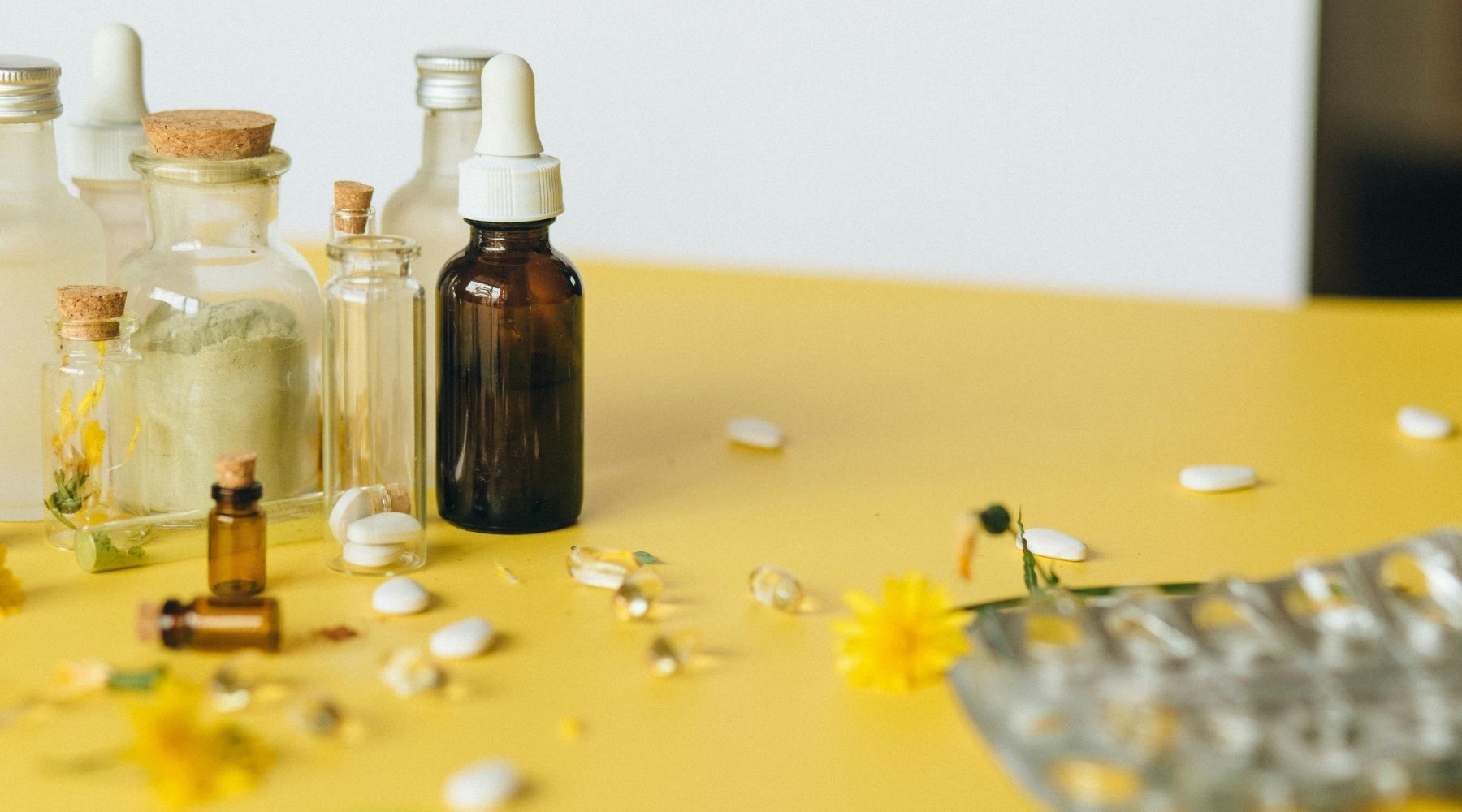 Tincture vs Capsules: Which Form Does Your Body Absorb Better ...